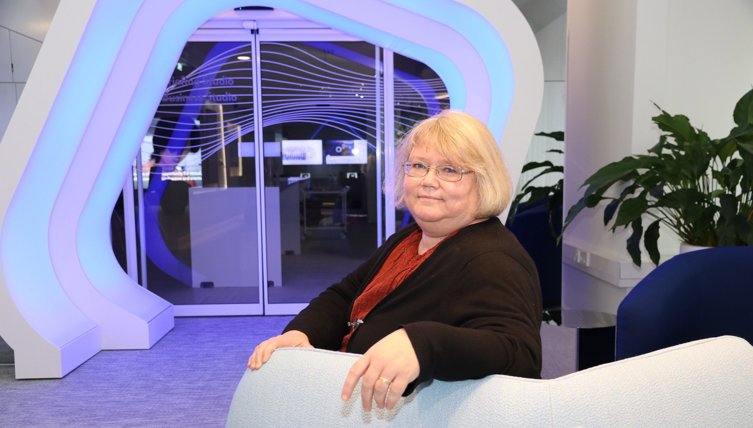 Kaikkien työelämä: Elisalla ”Mä voin olla mä” - Elinkeinoelämän ...